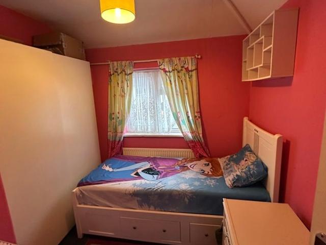 1 bedroom in a house share to rent