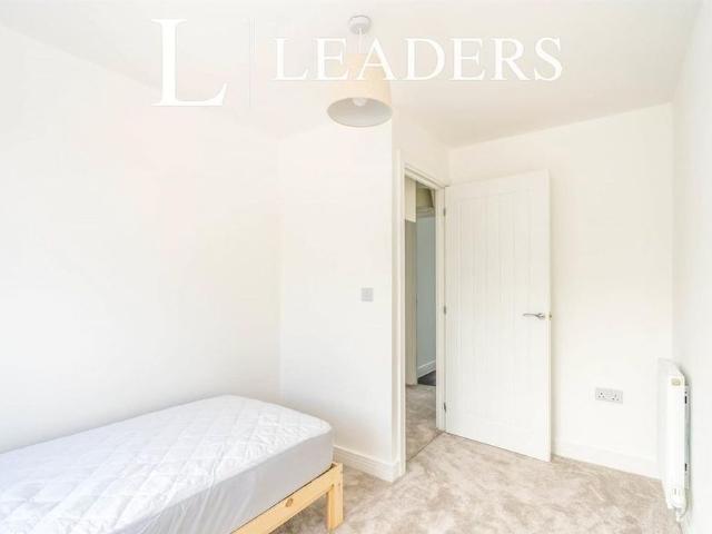 1 bedroom in a house share to rent