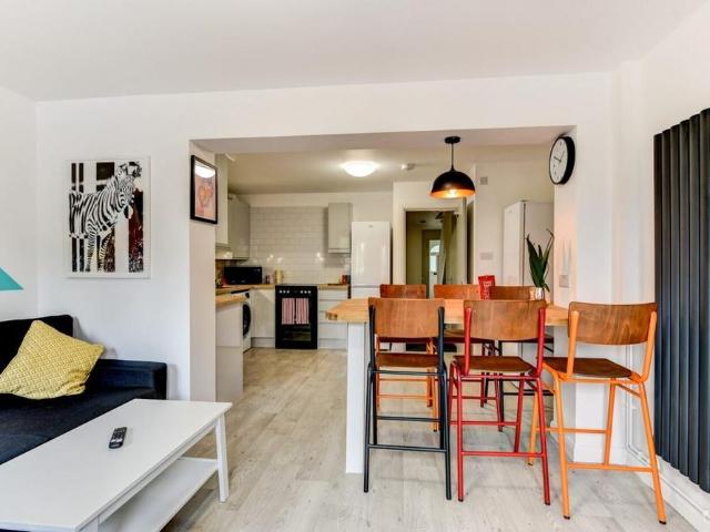 1 bedroom in a house share to rent
