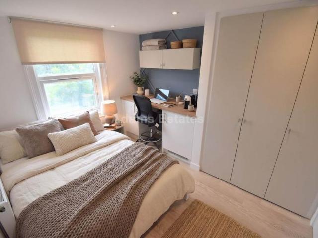 1 bedroom in a house share to rent