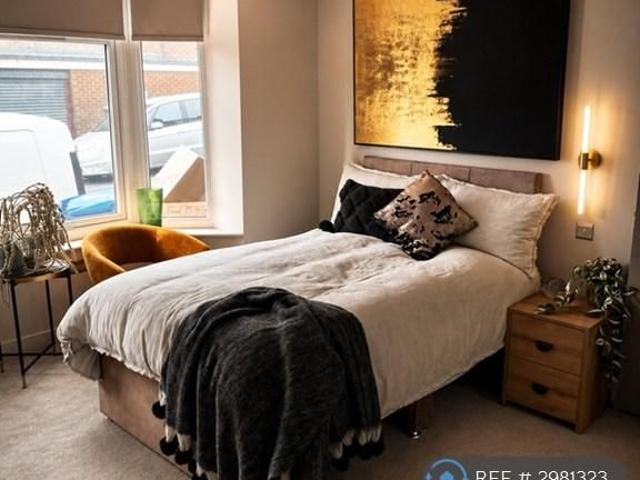 1 bedroom in a house share to rent