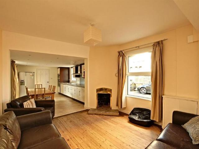 1 bedroom in a house share to rent