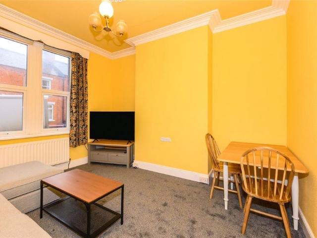 1 bedroom in a house share to rent