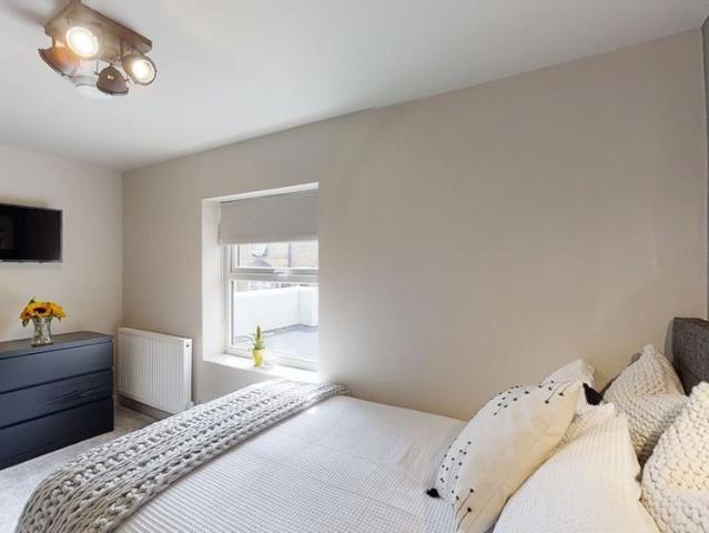 1 bedroom in a house share to rent