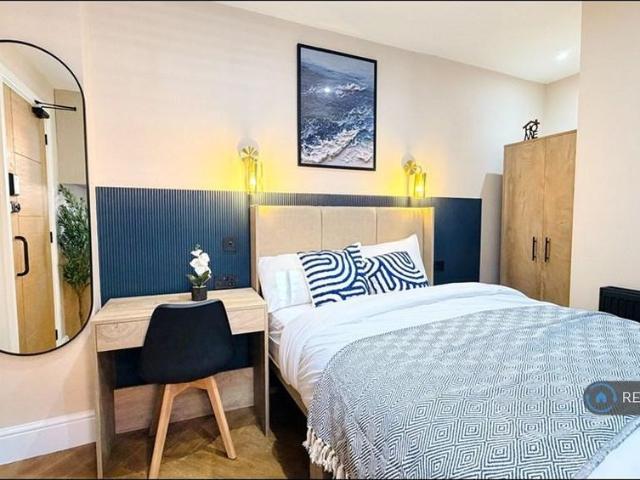 1 bedroom in a house share to rent