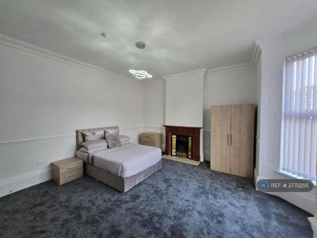 1 bedroom in a house share to rent