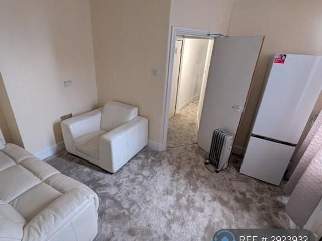1 bedroom in a house share to rent