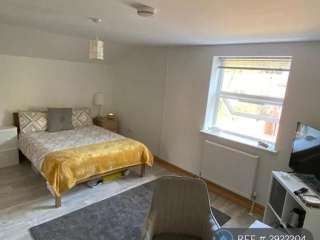 1 bedroom in a house share to rent