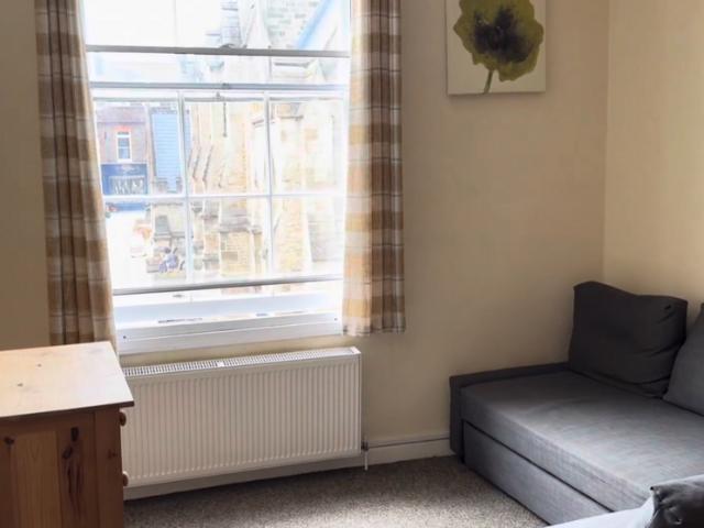 1 bedroom in a house share to rent