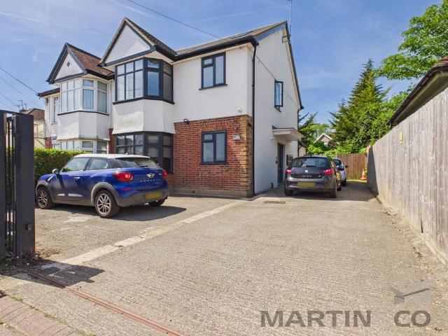 1 bedroom in a house share to rent