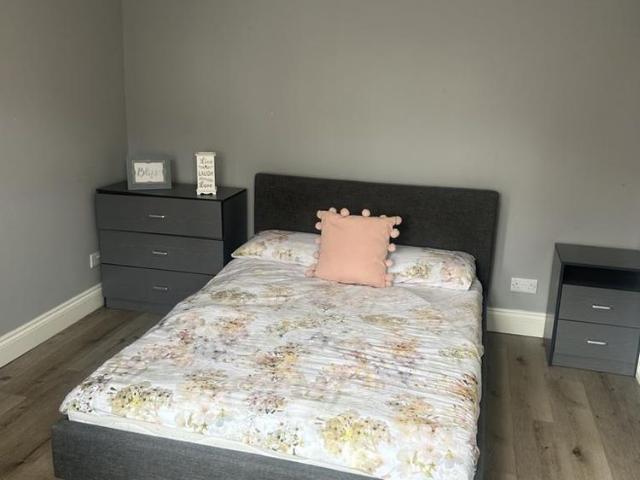 1 bedroom in a house share to rent