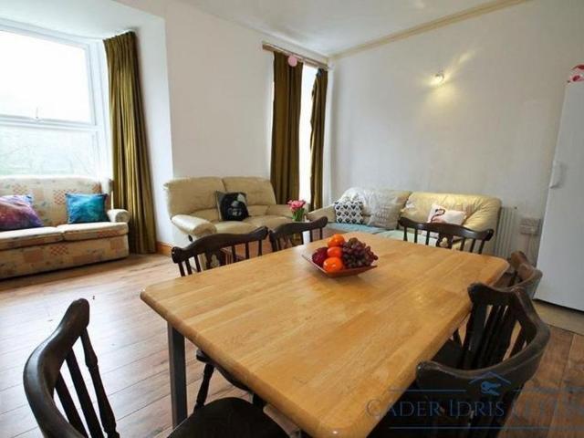 1 bedroom in a house share to rent