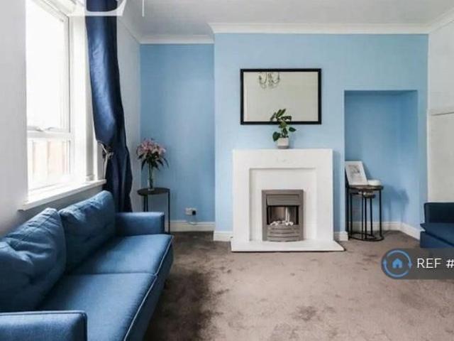 1 bedroom in a house share to rent