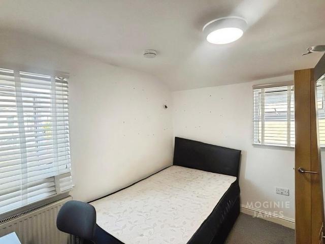 1 bedroom in a house share to rent