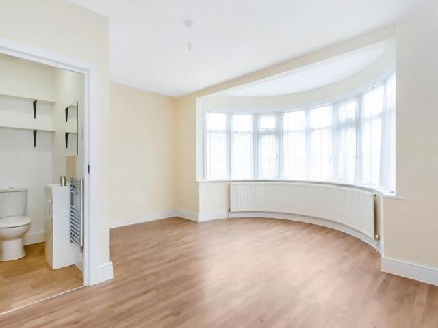 1 bedroom in a house share to rent