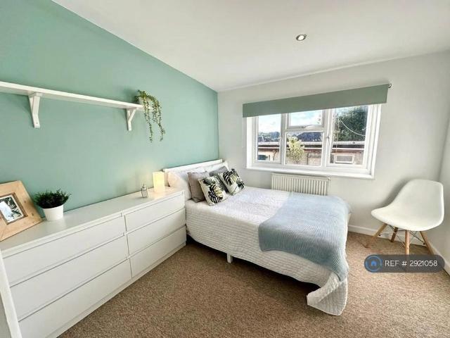 1 bedroom in a house share to rent