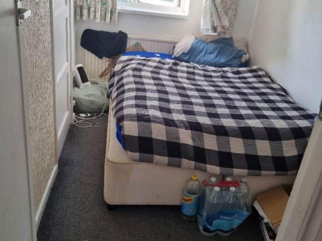 1 bedroom in a house share to rent
