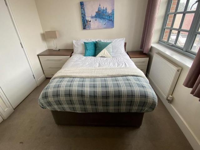 1 bedroom in a house share to rent