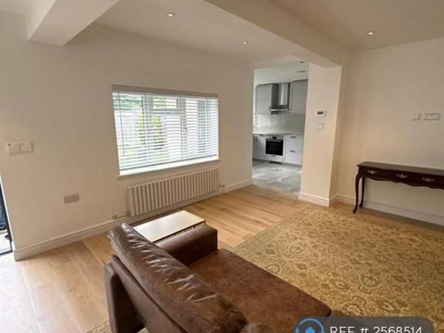 1 bedroom in a house share to rent