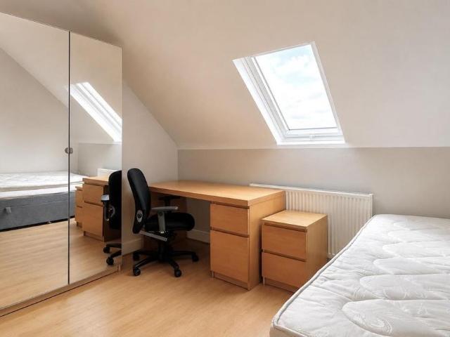 1 bedroom in a house share to rent