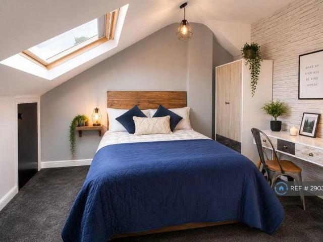 1 bedroom in a house share to rent