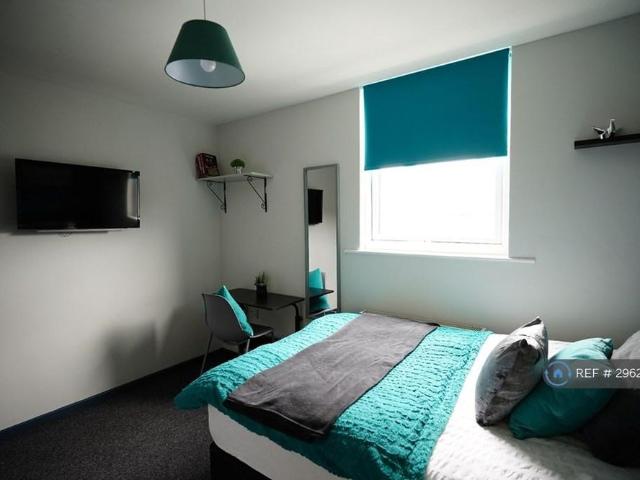 1 bedroom in a house share to rent