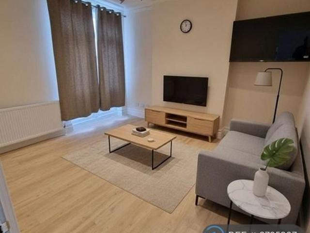 1 bedroom in a house share to rent