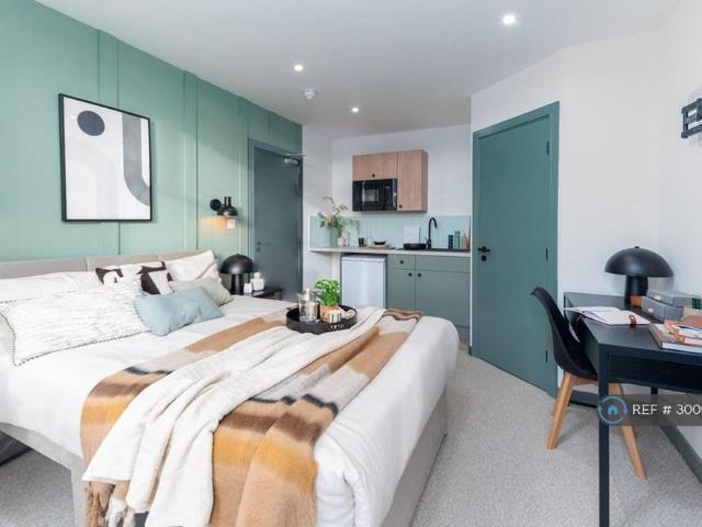 1 bedroom in a house share to rent