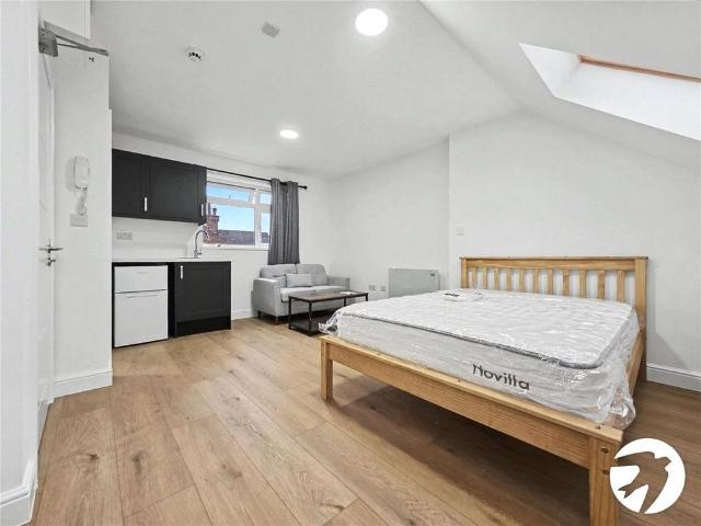 1 bedroom in a house share to rent
