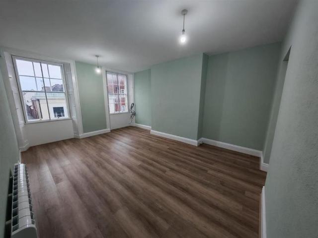 1 bedroom in a house share to rent