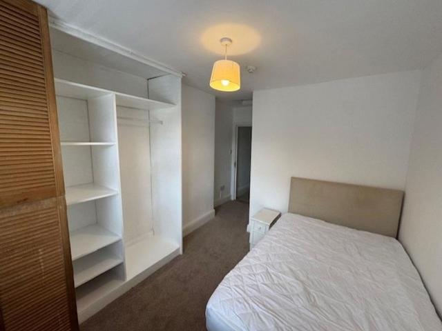 1 bedroom in a house share to rent
