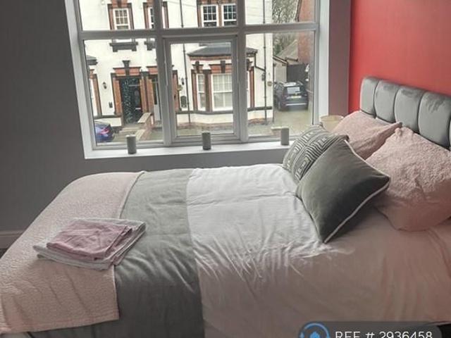 1 bedroom in a house share to rent