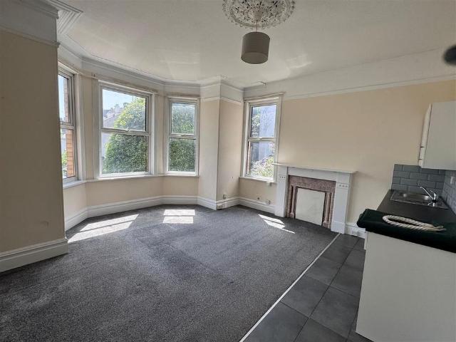 1 bedroom in a house share to rent