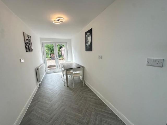 1 bedroom in a house share to rent