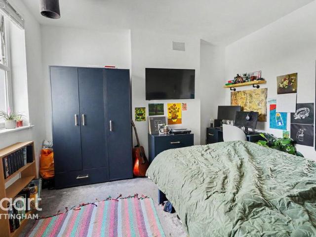 1 bedroom in a house share to rent