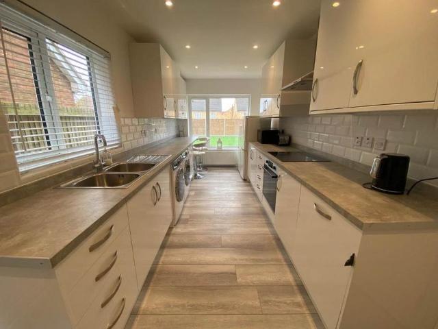 1 bedroom in a house share to rent