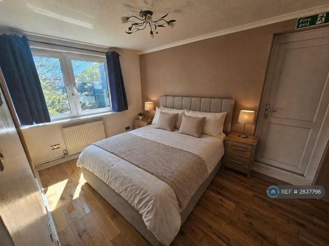 1 bedroom in a house share to rent