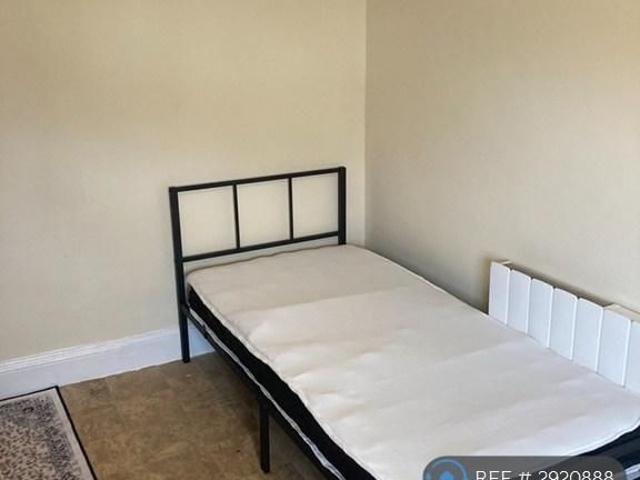 1 bedroom in a house share to rent