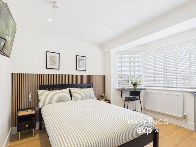 1 bedroom in a house share to rent