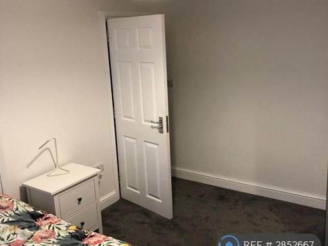 1 bedroom in a house share to rent