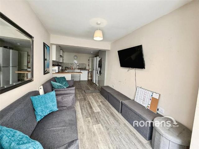 1 bedroom in a house share to rent