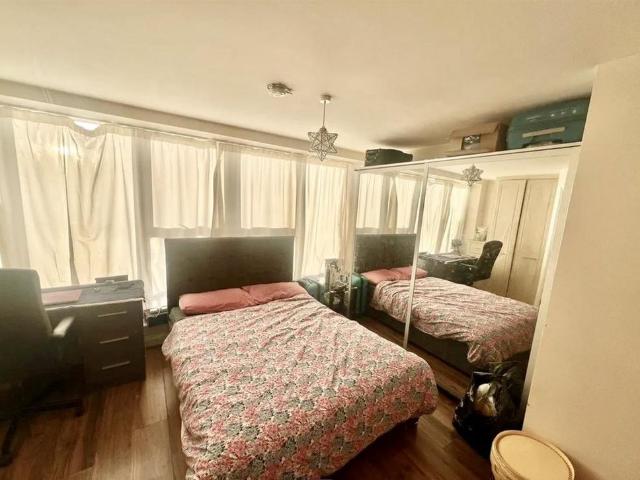 1 bedroom in a house share to rent
