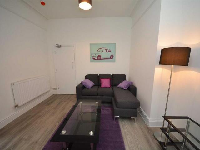 1 bedroom in a house share to rent