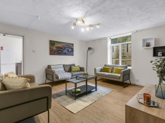 1 bedroom in a house share to rent