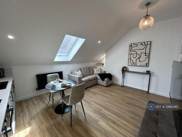 1 bedroom in a house share to rent
