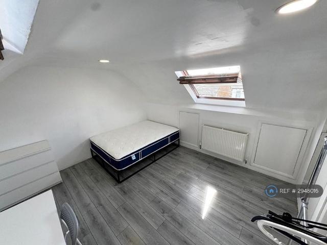 1 bedroom in a house share to rent