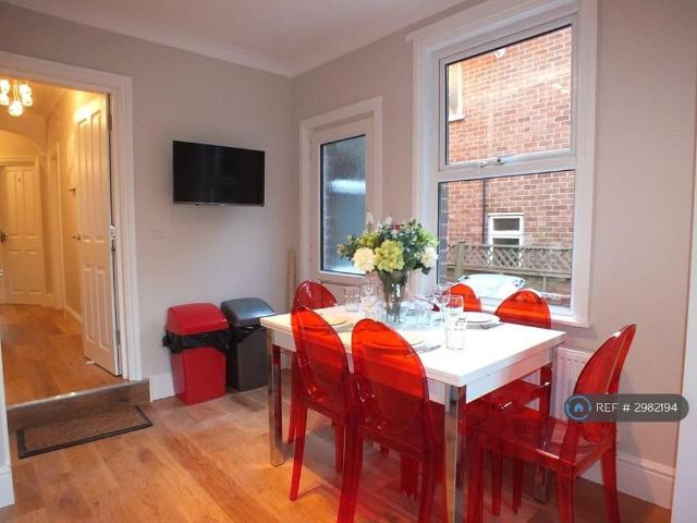 1 bedroom in a house share to rent