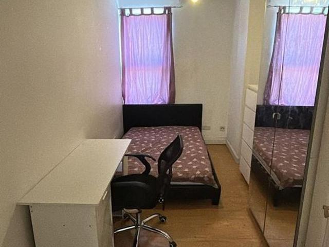 1 bedroom in a house share to rent