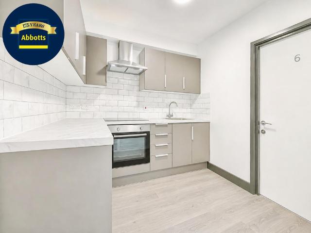1 bedroom in a house share to rent
