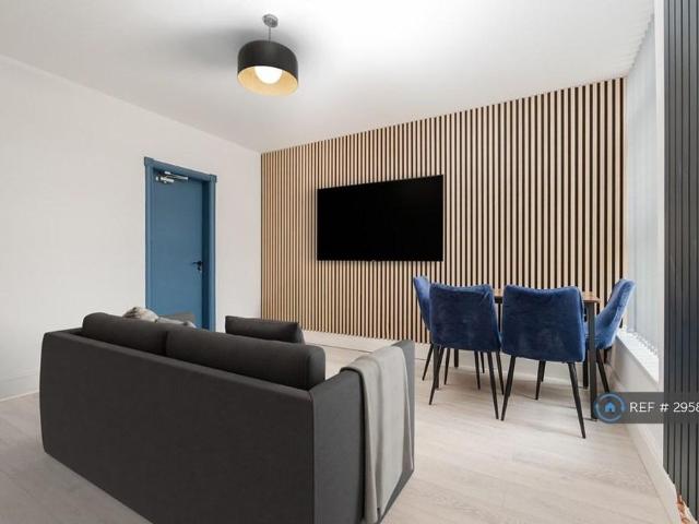1 bedroom in a house share to rent